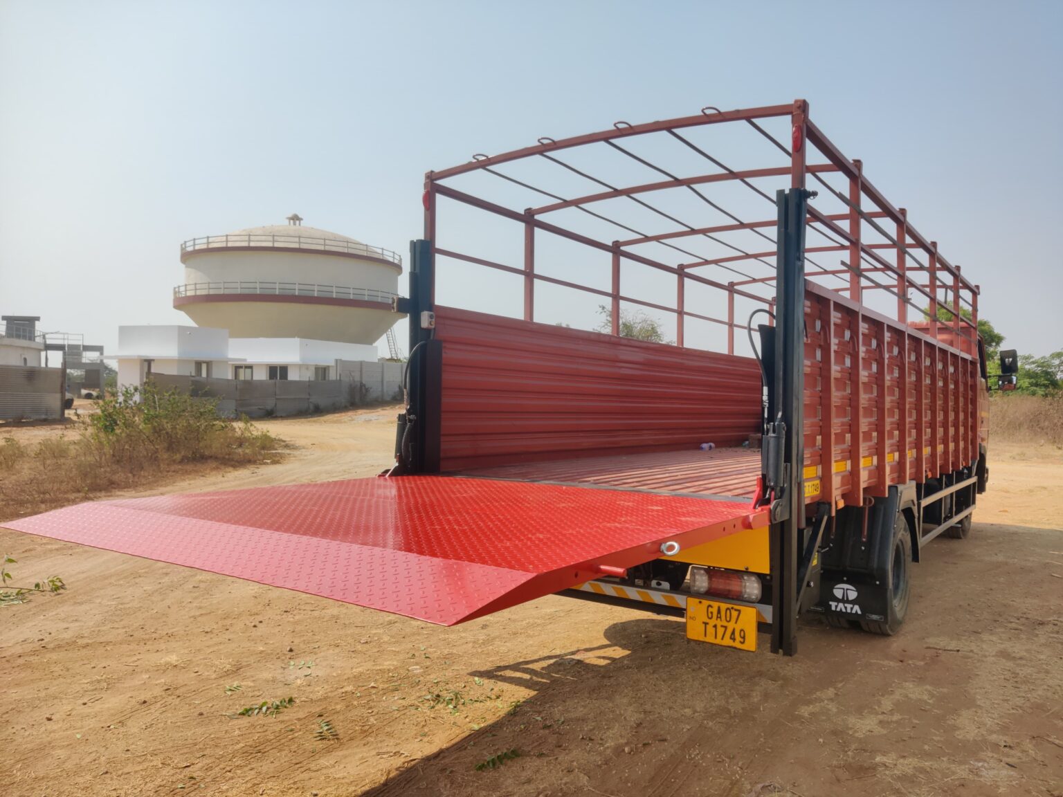 Column Tail Lift 1000 Kg | Tail Lifts Manufacturers