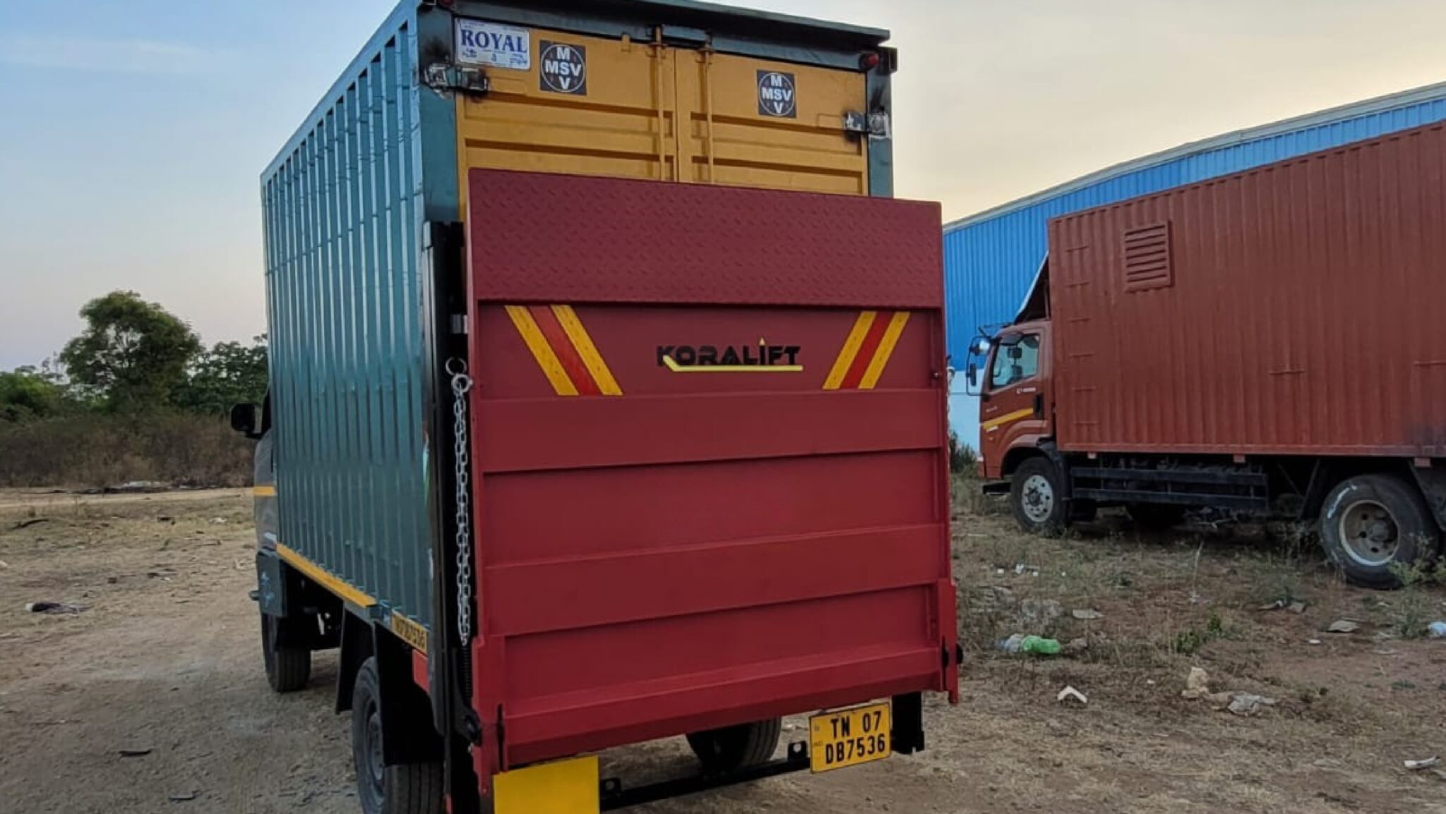 Top 1 Hydraulic Tail Lift for Easy Truck Loading & Unloading