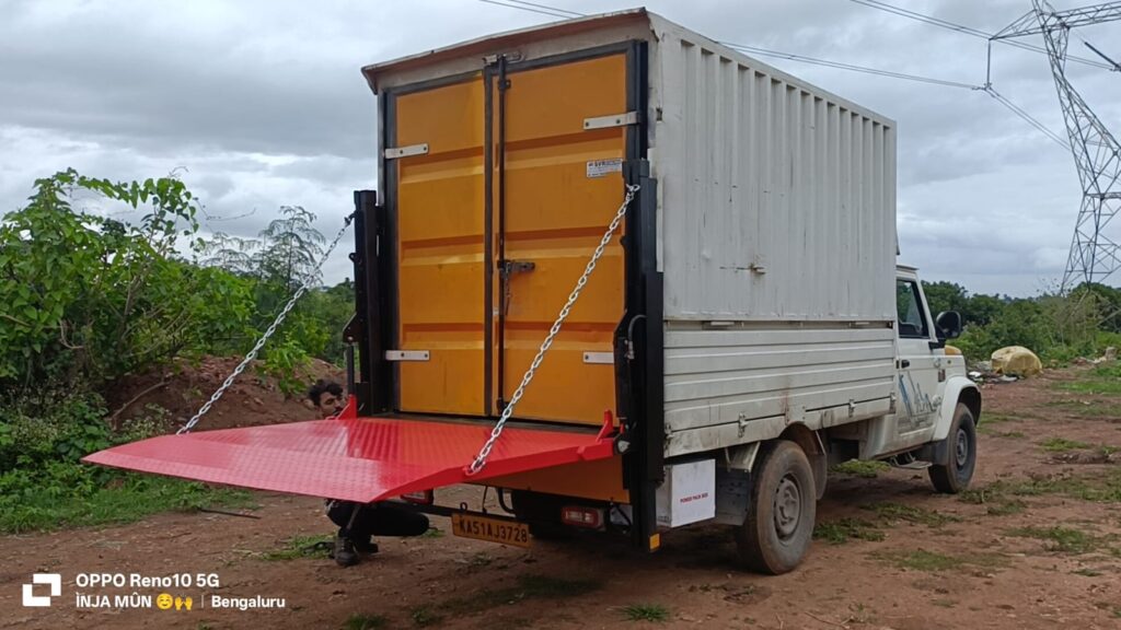 Top 1 Hydraulic Tail Lift for Easy Truck Loading & Unloading